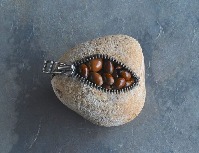 The surprising, intriguing, and funny stone sculptures of Hirotoshi Ito ...