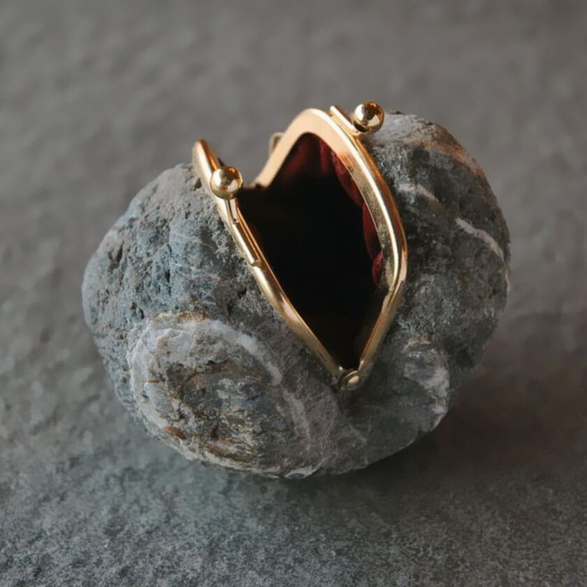 The surprising, intriguing, and funny stone sculptures of Hirotoshi Ito ...