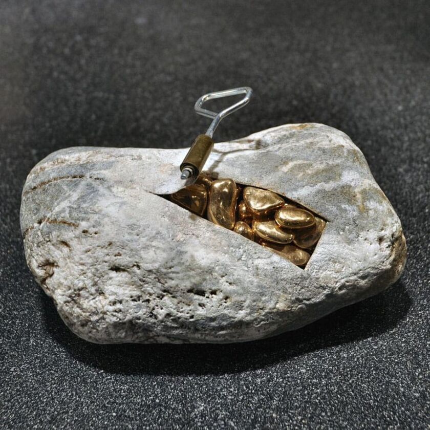 The surprising, intriguing, and funny stone sculptures of Hirotoshi Ito ...