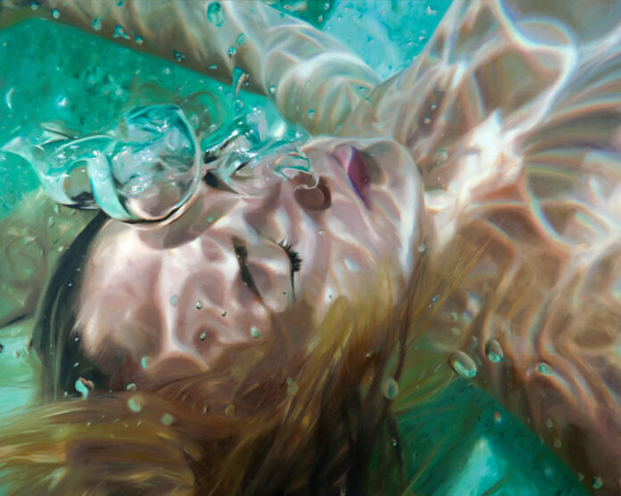 Hyperrealistic underwater paintings of women in a deep state of ...