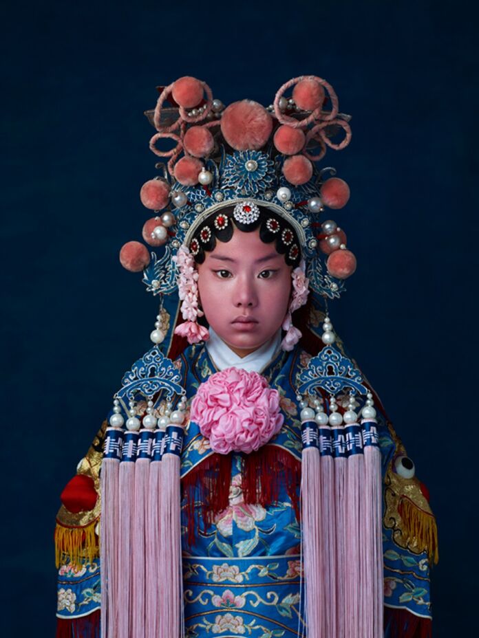 The Fascinating Portrait Photography of Kiki Xue Blends Heritage ...