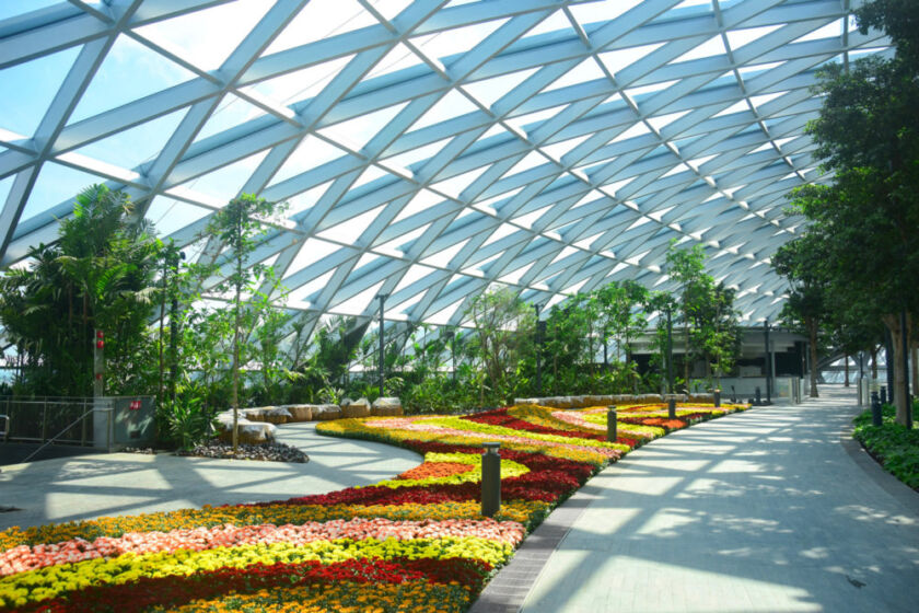 Jewel: discover the magnificent indoor circular waterfall at the main ...