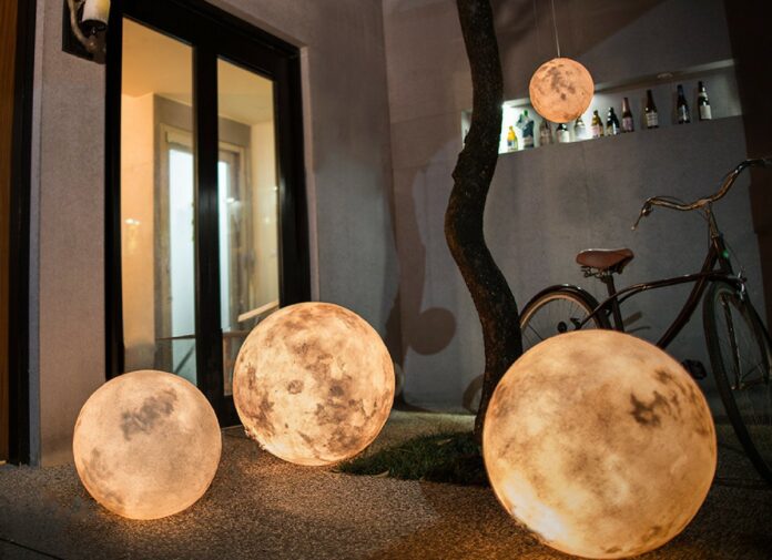 Acorn Studio: moon-shaped Lunar pendant lanterns