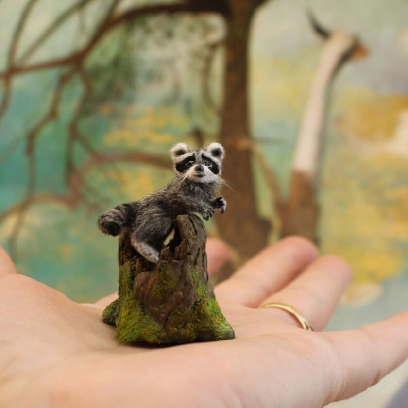 Discover the enchanting world of lifelike miniature animal sculptures ...