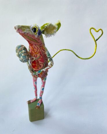 Bryony Rose Jennings: enchanting animal textile sculptures