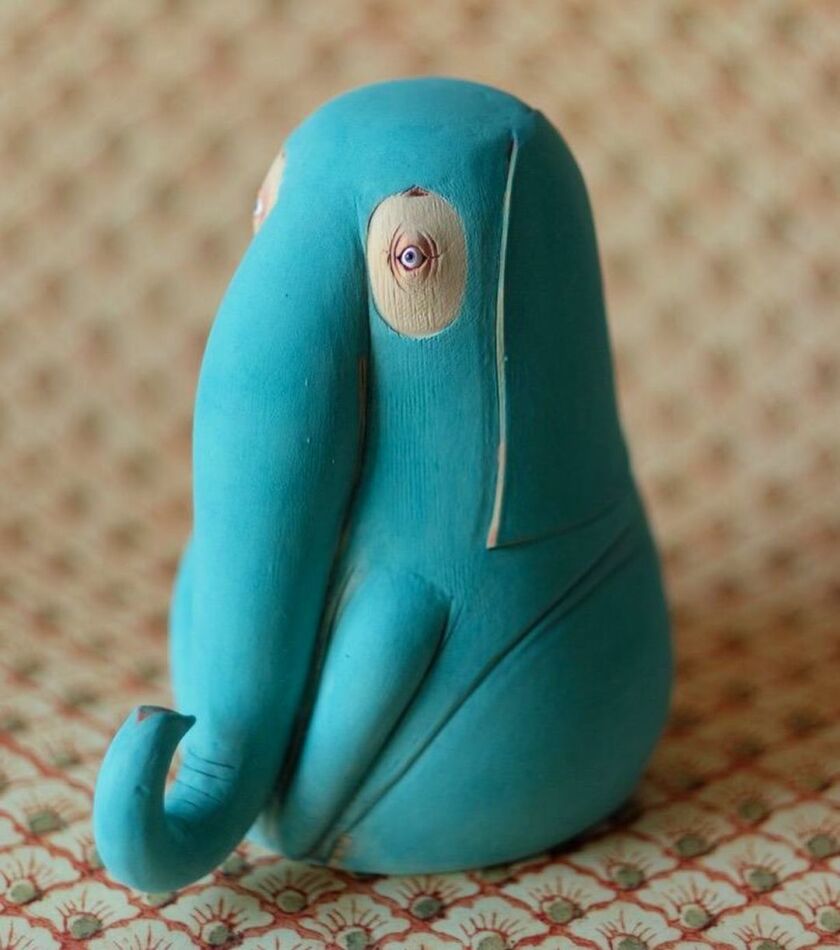 Nastia Calaca: clay anthropomorphic animal sculptures