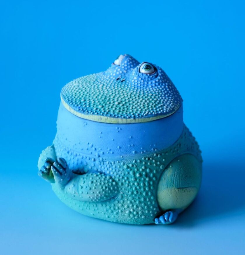 Nastia Calaca: clay anthropomorphic animal sculptures