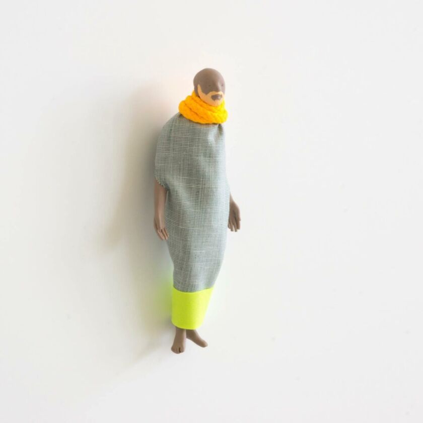 Frode Bolhuis: peculiar vivid color figure sculptures