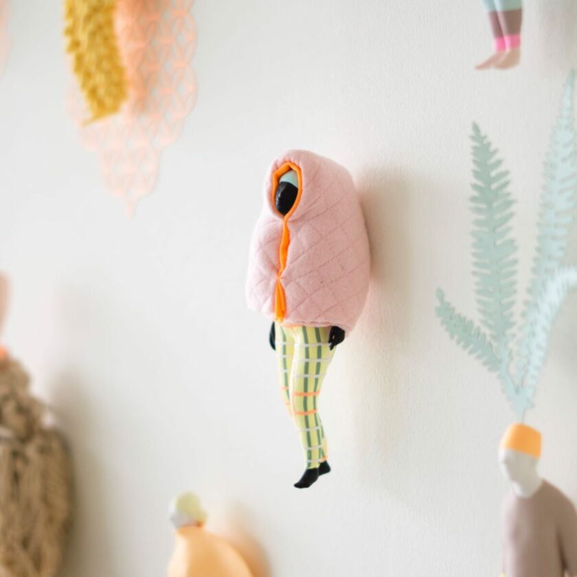 Frode Bolhuis: peculiar vivid color figure sculptures