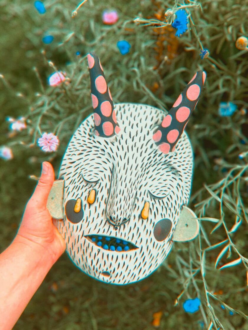 Karolina Romanowska: ceramic masks of peculiar creatures