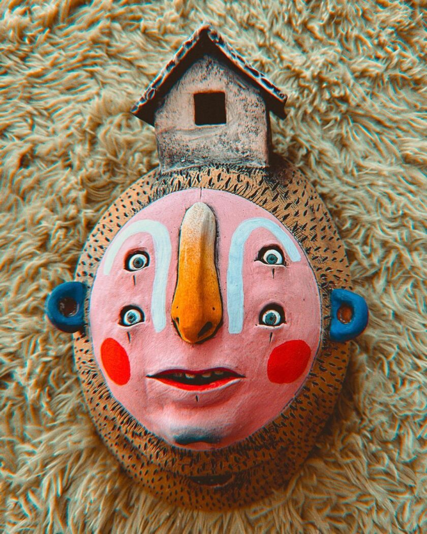 Karolina Romanowska: ceramic masks of peculiar creatures