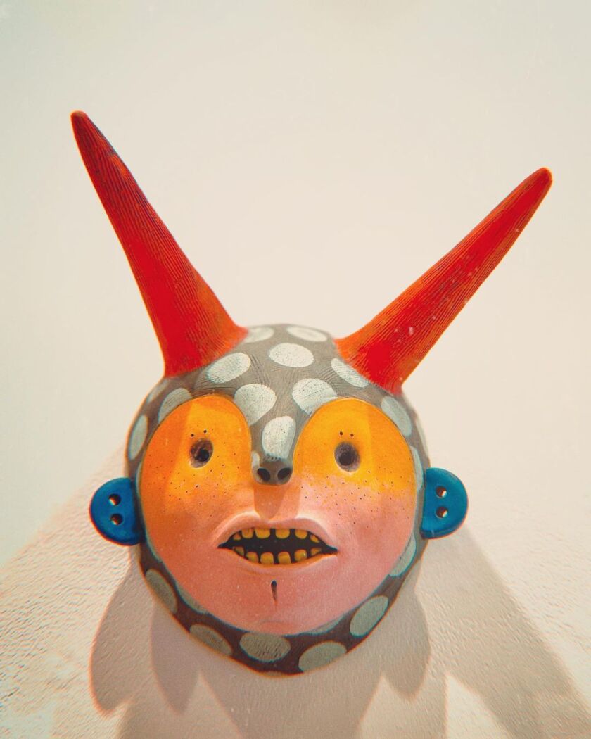 Karolina Romanowska: ceramic masks of peculiar creatures