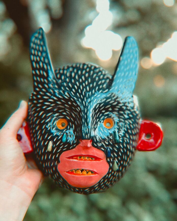 Karolina Romanowska: ceramic masks of peculiar creatures