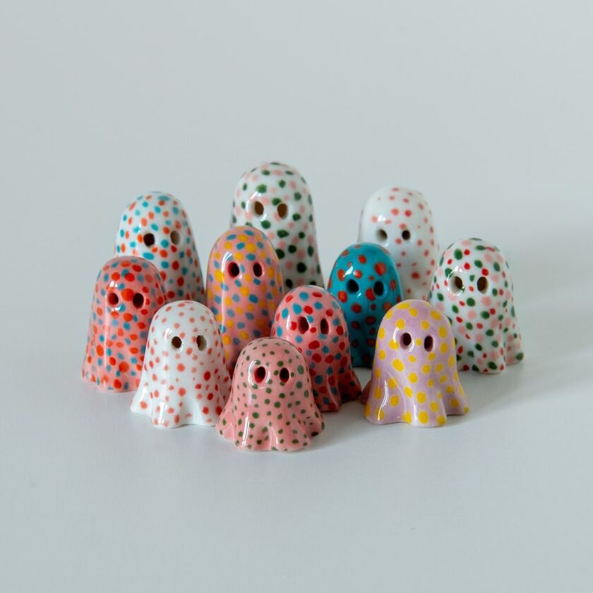 Lisa Agnetun: miniature ceramic ghost sculptures