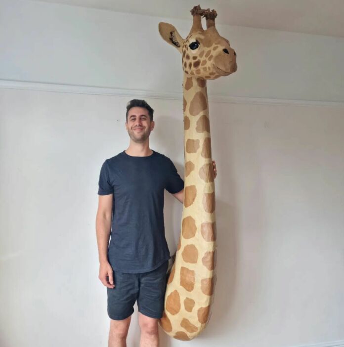 Josh Gluckstein: lifelike animal sculptures from cardboard