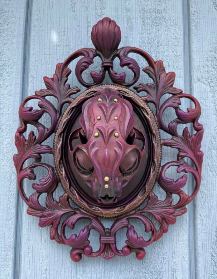 Chris Haas: dark sculptures from animal skull art