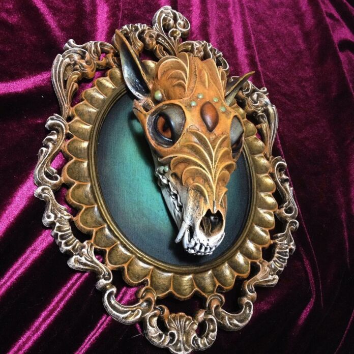 Chris Haas: dark sculptures from animal skull art