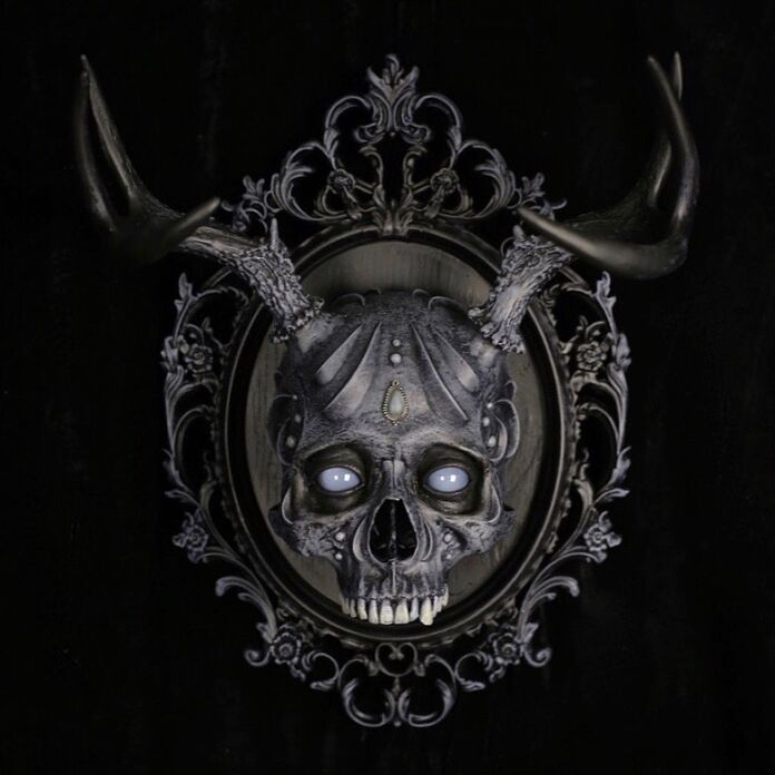 Chris Haas: dark sculptures from animal skull art