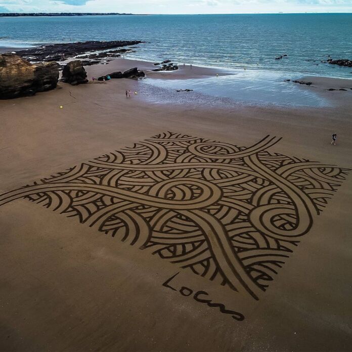 The ephemeral elegance of Jben Beach's large-scale sand drawings ...