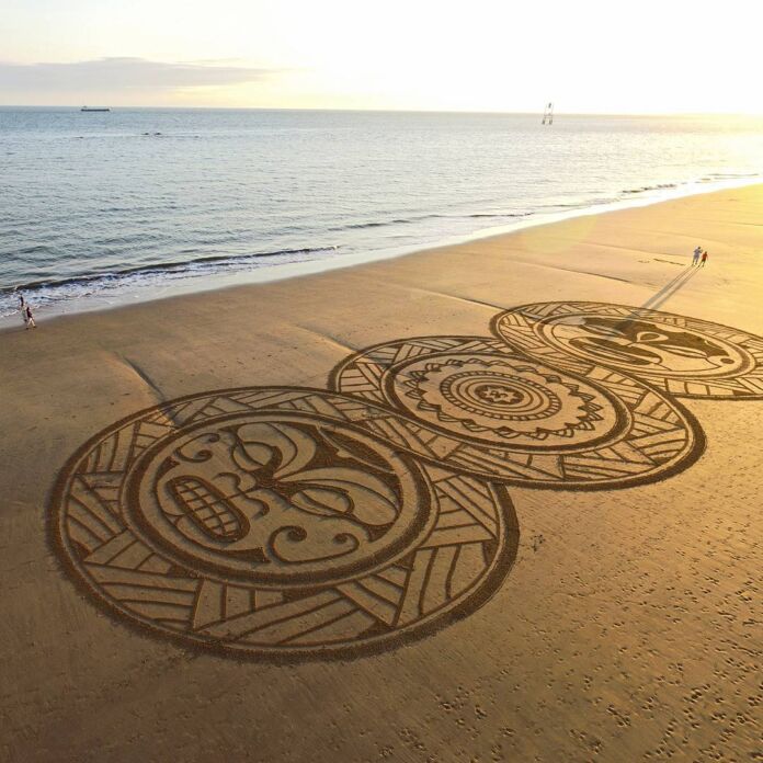 The ephemeral elegance of Jben Beach's large-scale sand drawings ...