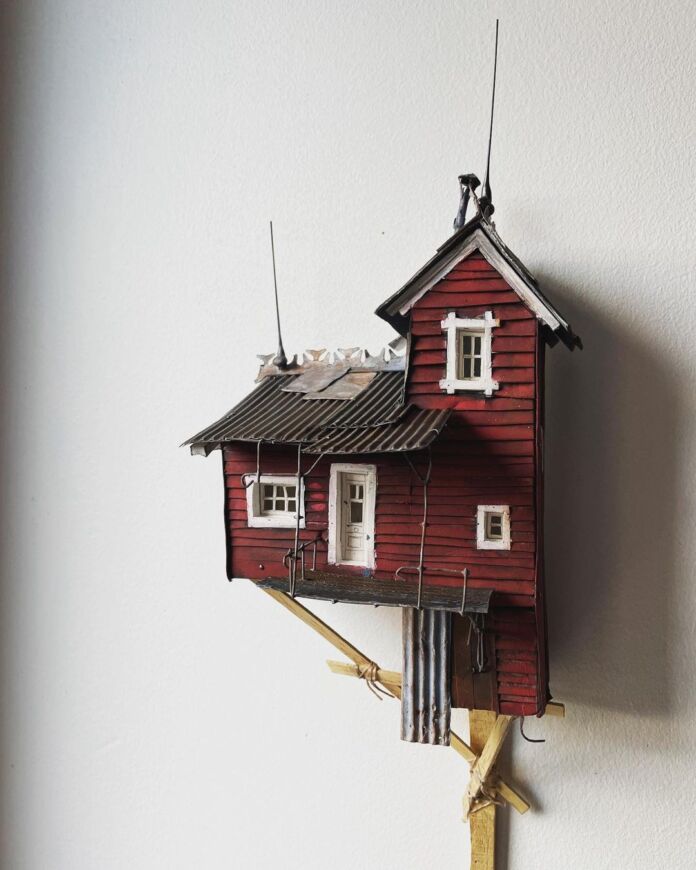David Mansot: intricate miniature dioramas from salvage