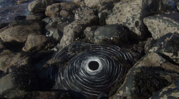 Andy Goldsworthy: ephemeral natural land art installations