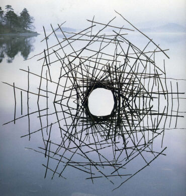 Andy Goldsworthy: ephemeral natural land art installations