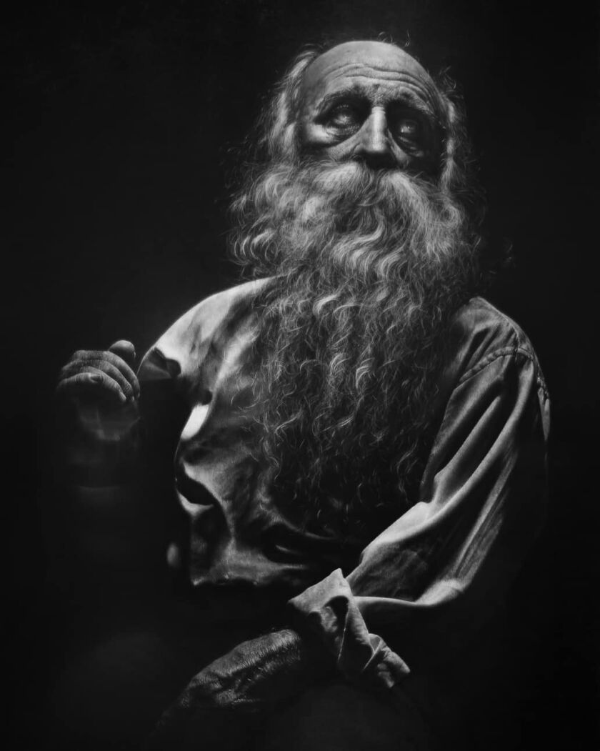 Hyper-realistic pencil and charcoal portrait drawings by Emanuele ...