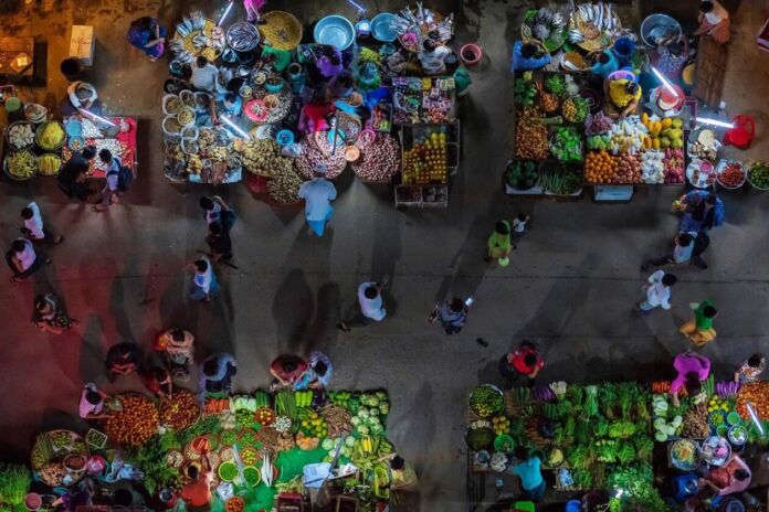 Zay Yar Lin: vibrant life pulse photography series