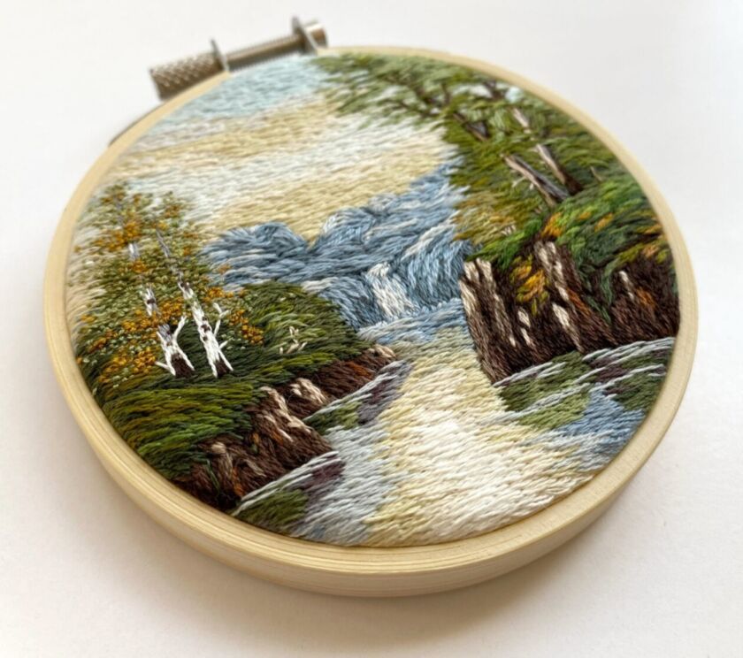 Cassandra Dias: impressionistic nature embroidery
