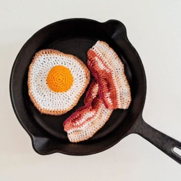 Crafting culinary delight: whimsical food crochet sculptures by Maria ...
