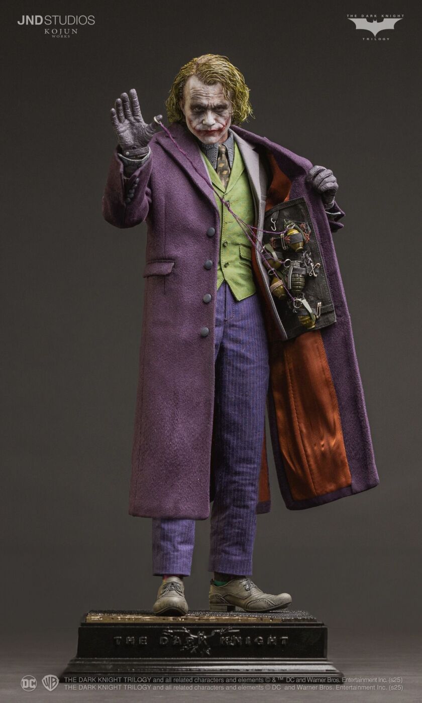 JND Studios: hyper-realistic superhero figurative sculptures