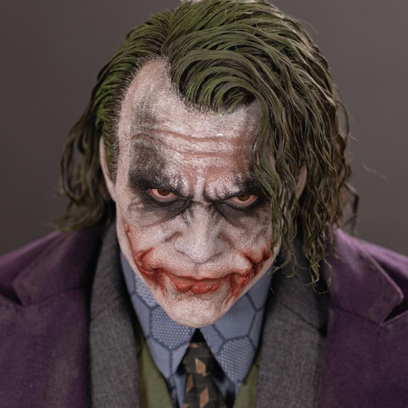 JND Studios: hyper-realistic superhero figurative sculptures