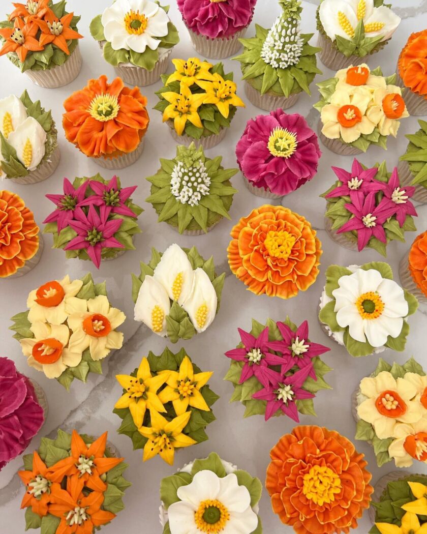 Kerry's Bouqcakes: realistic flower buttercream cupcakes
