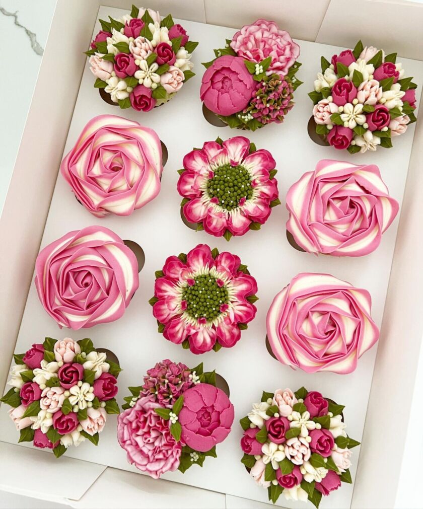 Kerry's Bouqcakes: realistic flower buttercream cupcakes