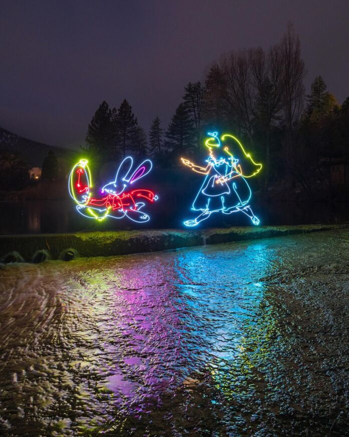 Dariustwin: hypnotizing light painting photography