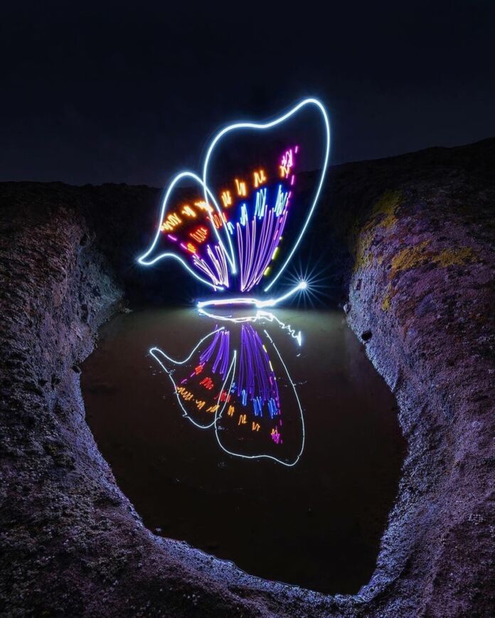 Dariustwin: hypnotizing light painting photography