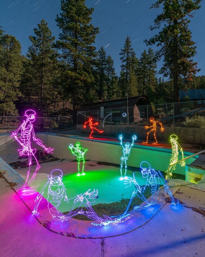 Dariustwin: hypnotizing light painting photography
