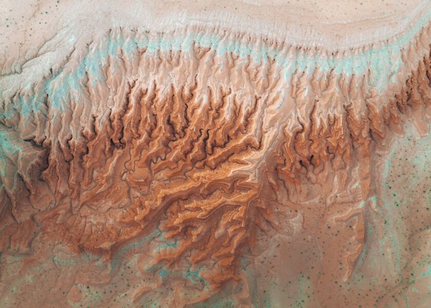Tobias Hagg: aerial desert landscape photography
