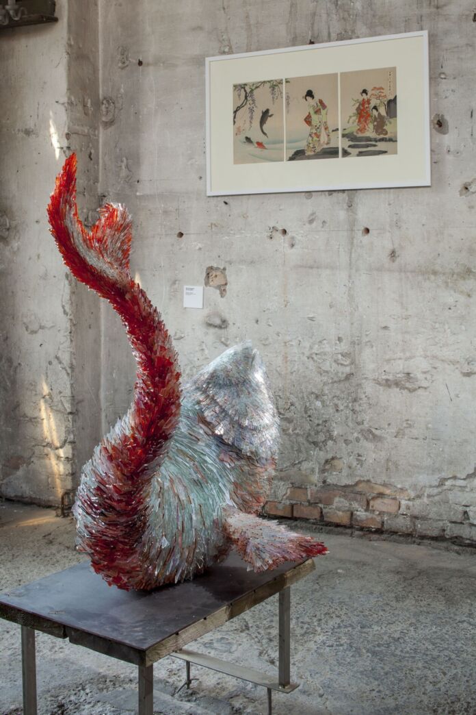 Shattered glass animal sculptures by Polish artist Marta Klonowska ...