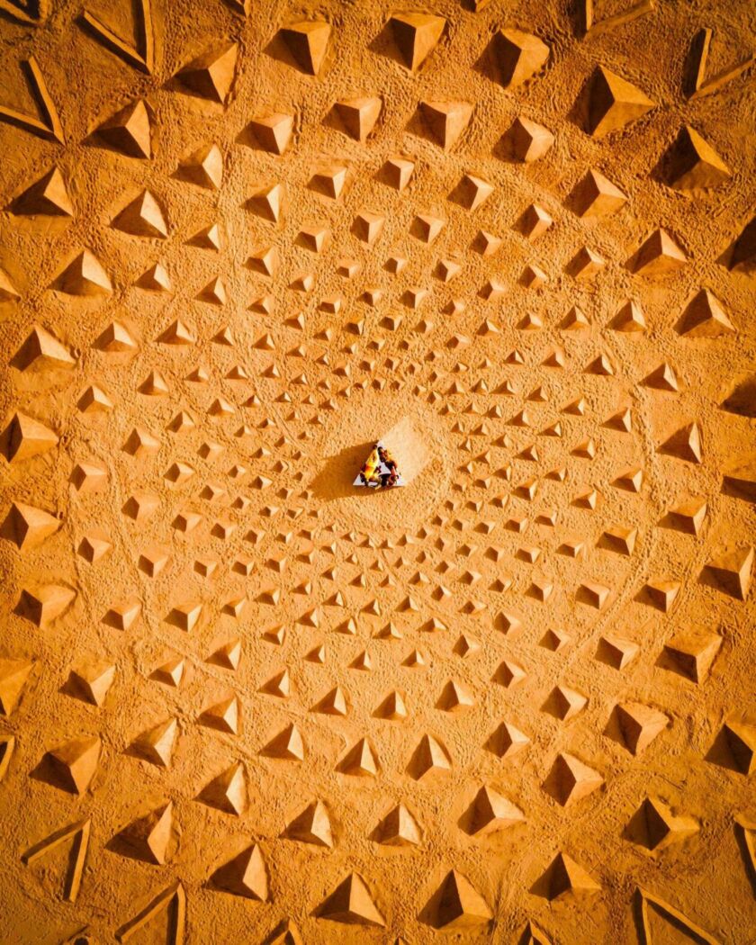 The monumental and precise land art of California artist Jim Denevan ...