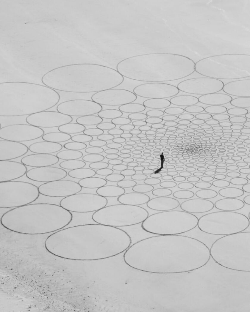 The monumental and precise land art of California artist Jim Denevan ...