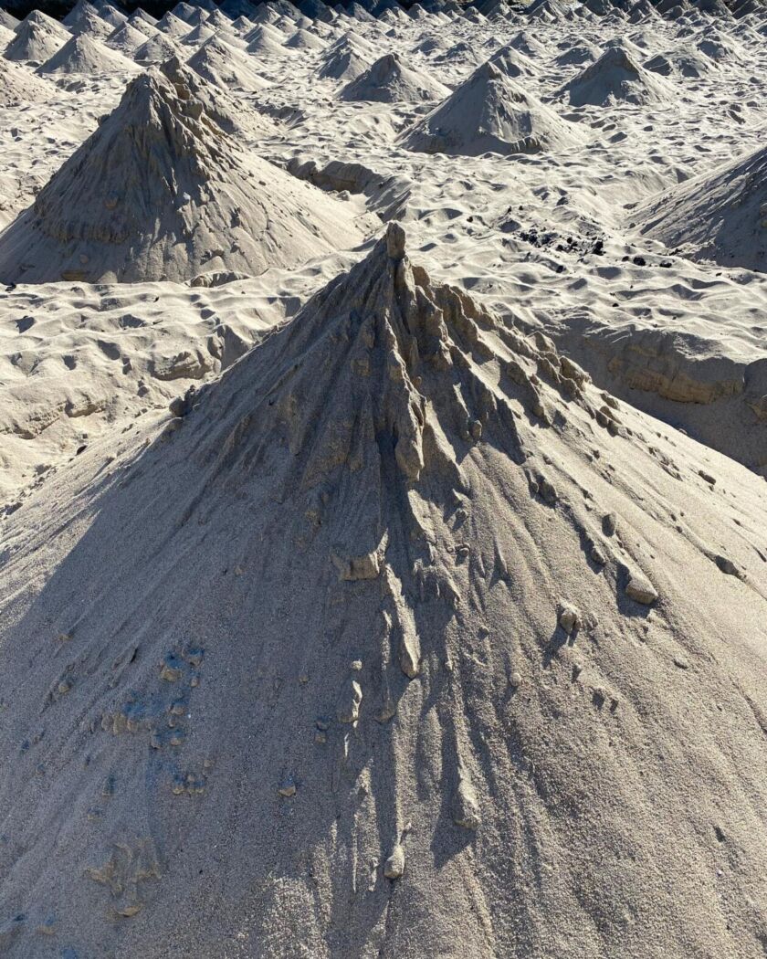 The monumental and precise land art of California artist Jim Denevan ...