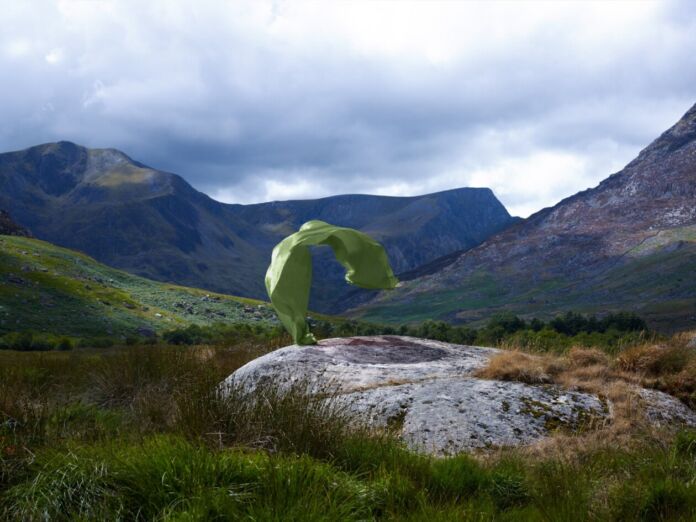 Neal Grundy: abstract flying fabric sculpture photography