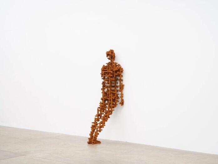Antony Gormley: figurative abstract metal and ceramic sculptures