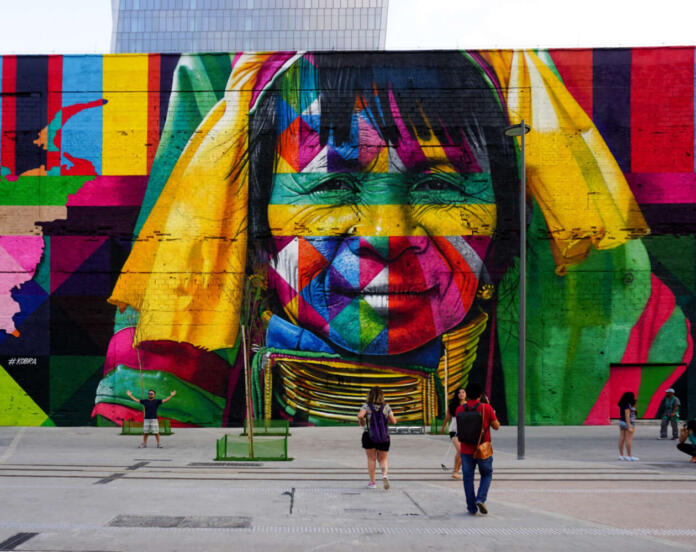 Eduardo Kobra: hyper-realistic colorful large-scale murals