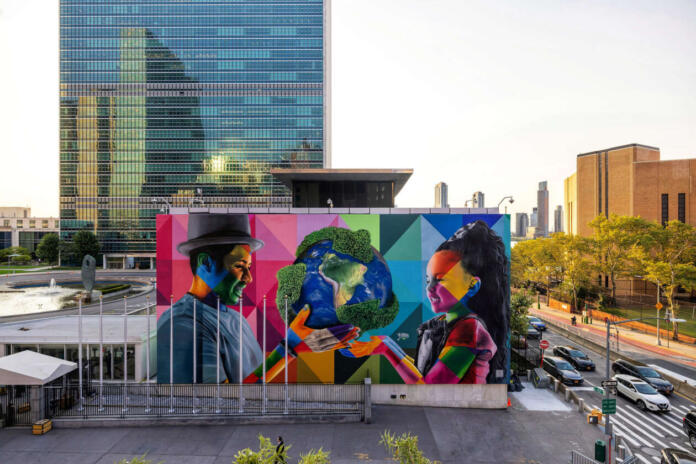 Eduardo Kobra: hyper-realistic colorful large-scale murals